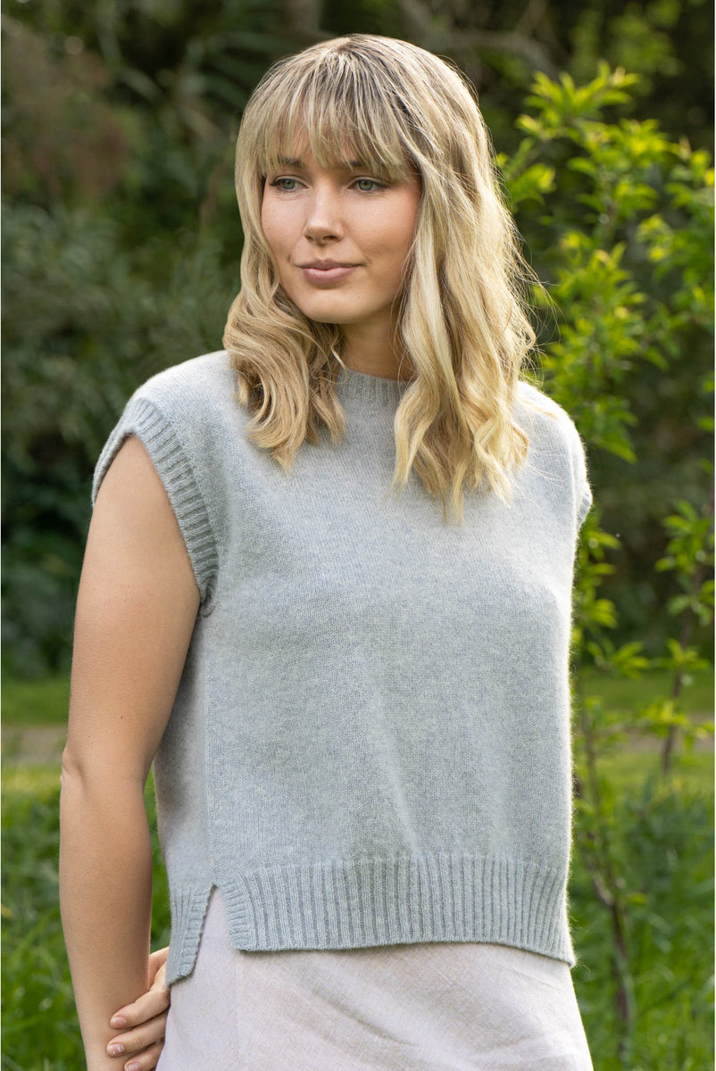 Lothlorian Alpaca Vest in Dove – Wools of Wanaka