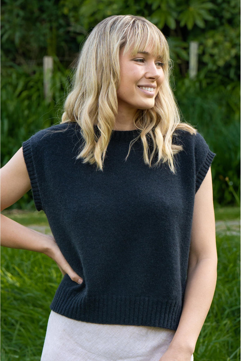 Lothlorian Alpaca Vest in Slate – Wools of Wanaka